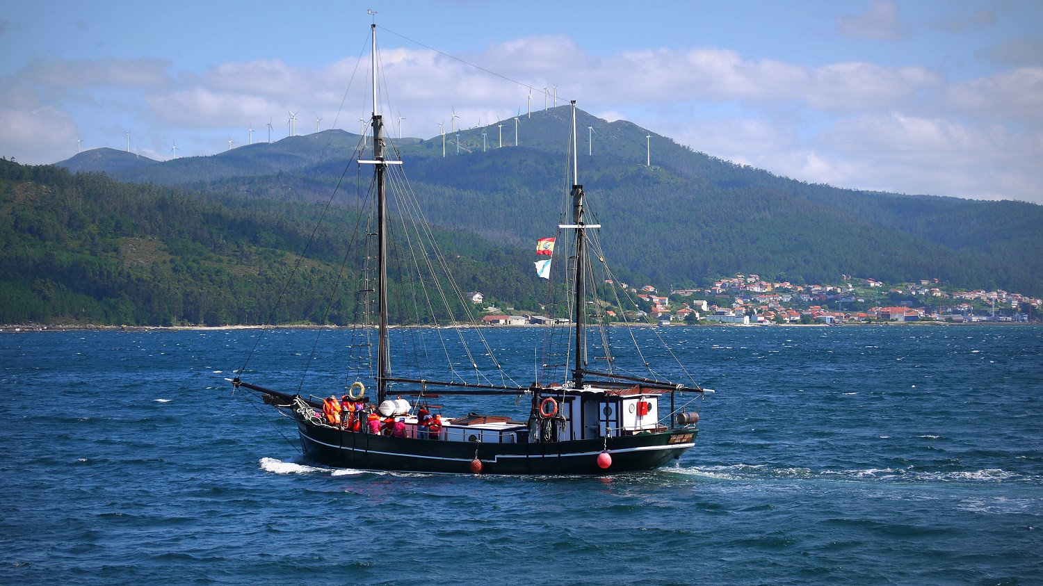 Regresa el balandro más antiguo de Galicia a la ría de Muros-Noia (A ...