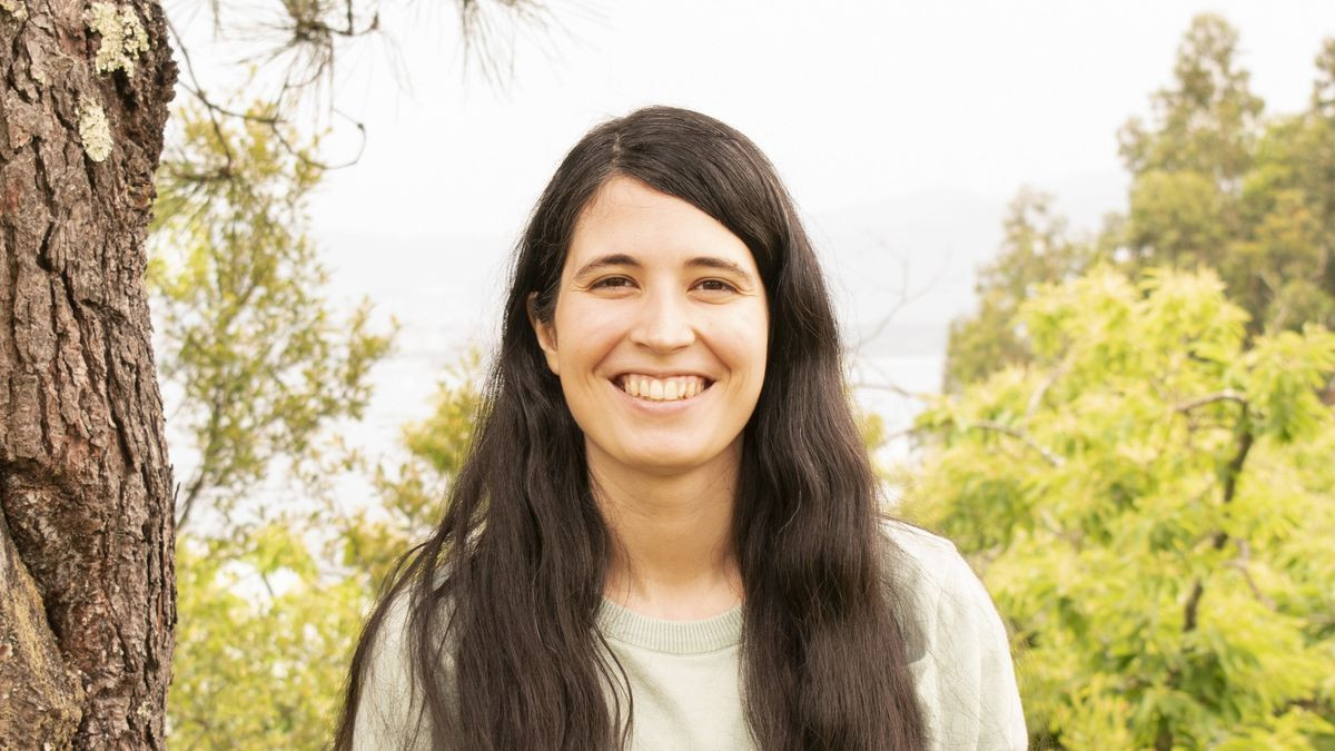 Ana Abad de Larriva gana el 17º Premio Abrente de la MIT. de Ribadavia