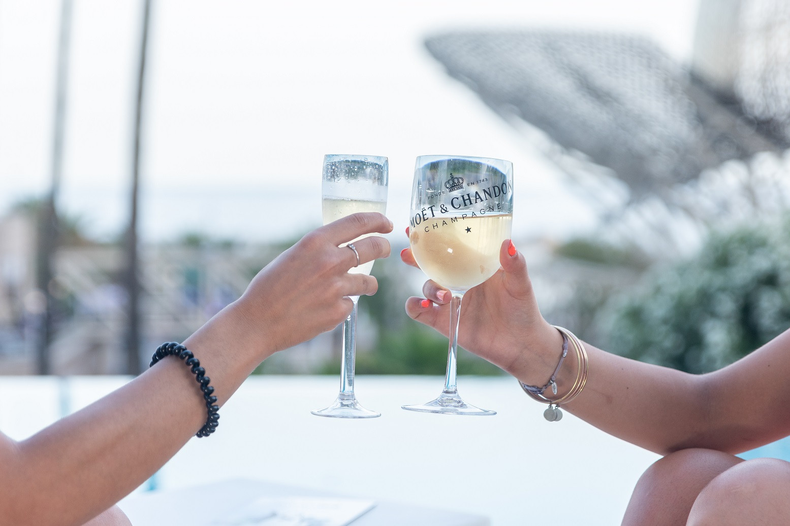 Descubre tres formas de tomar champagne