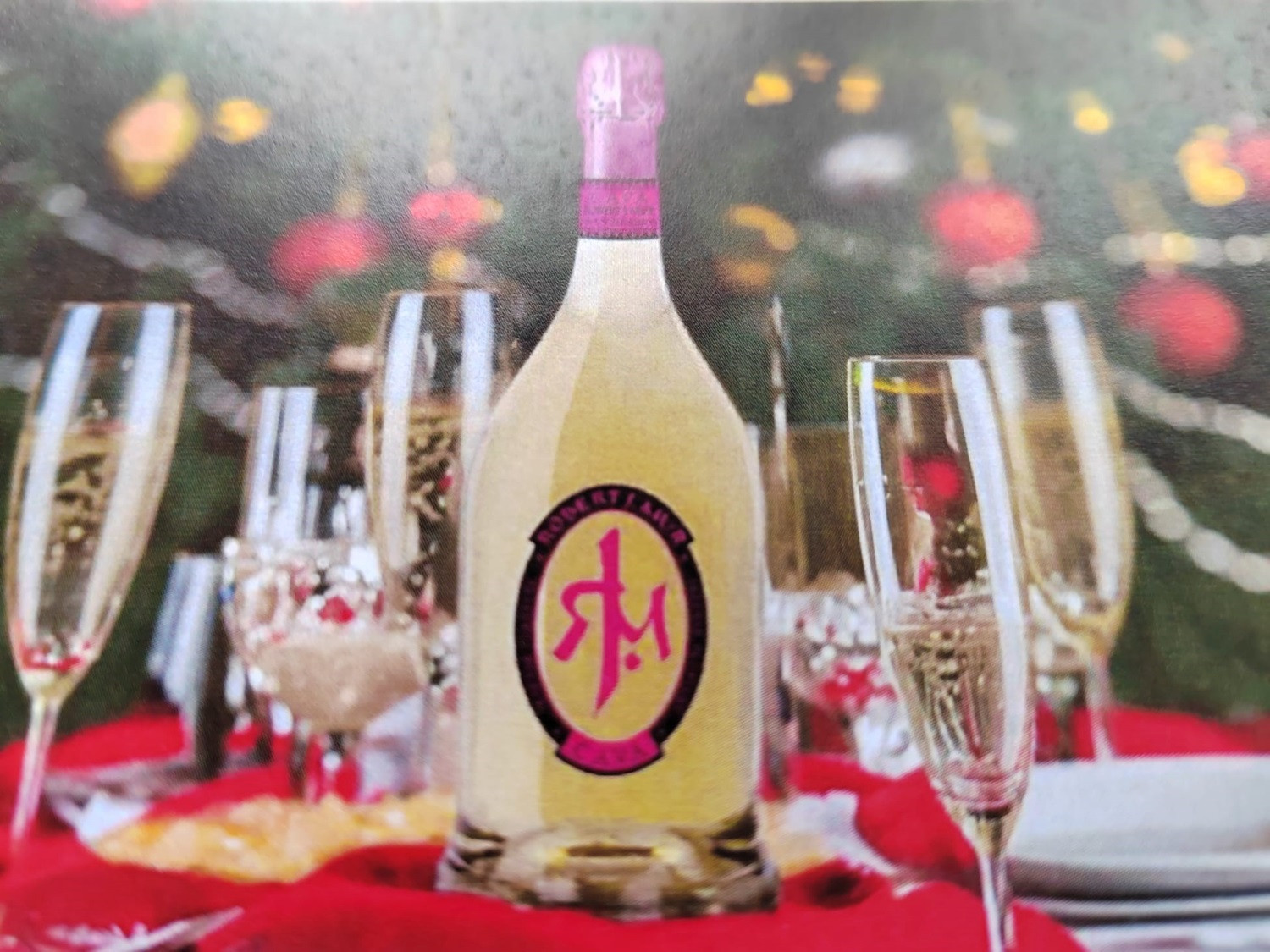 Brinda estas Navidades con el cava “Intense Pleasure” de Robert J. Mur ...