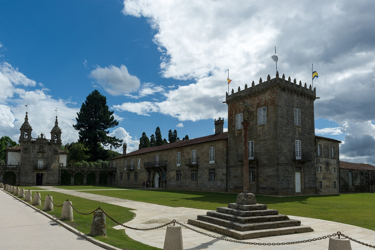 12 Señores Pazos, en Galicia, para disfrutar como tales