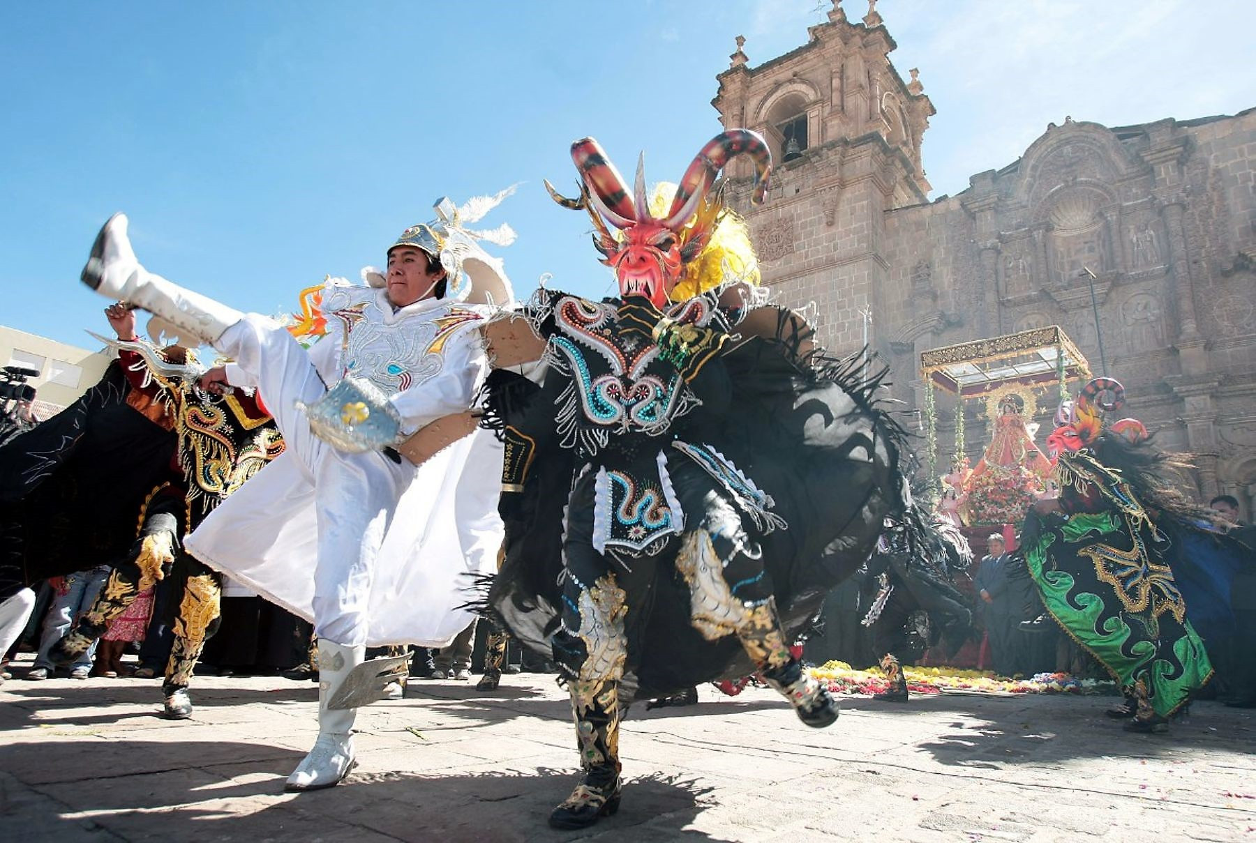Perú ya vive la fiesta de la Virgen de la Candelaria 2017